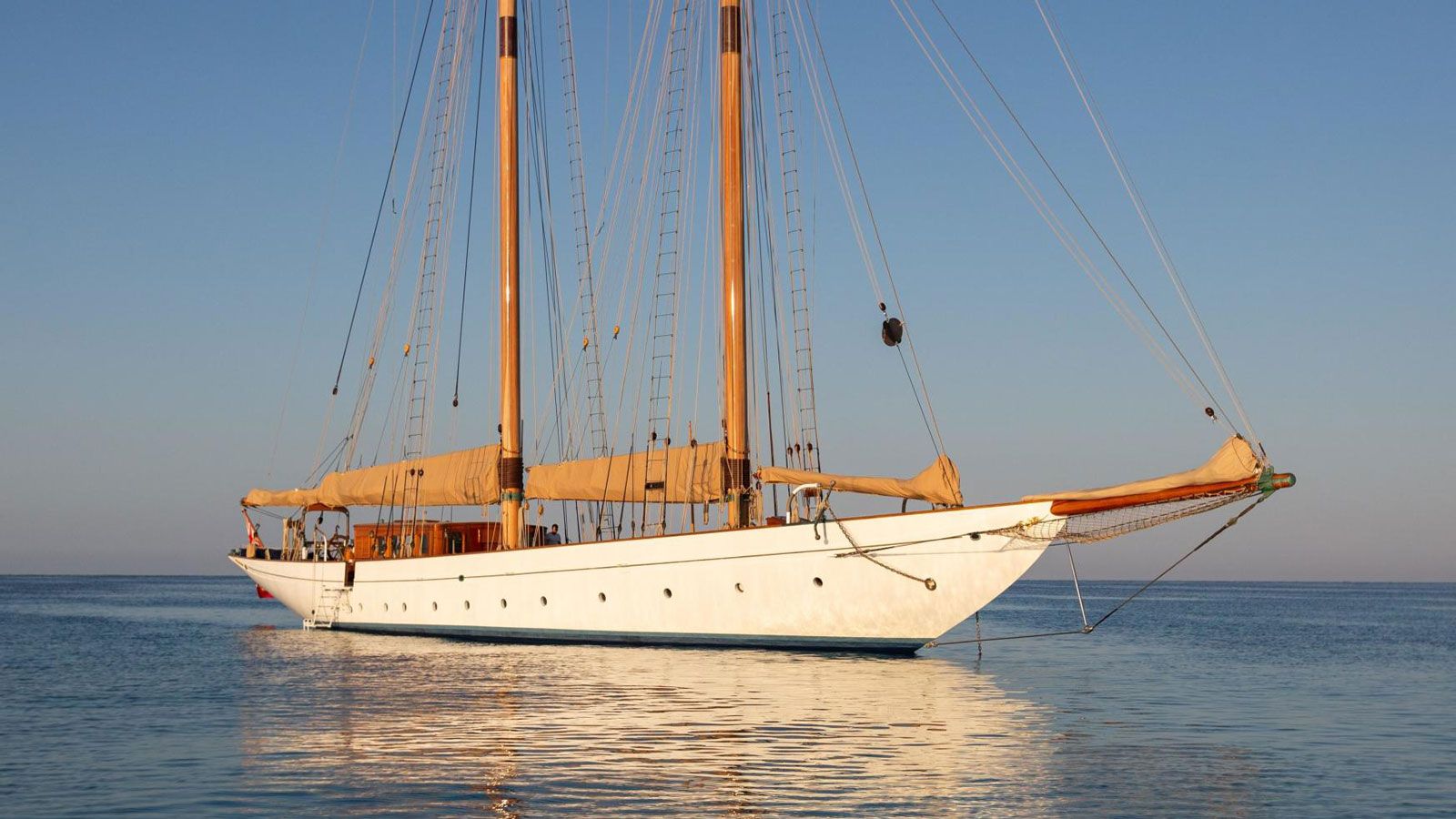 40m Graafship schooner Naema for sale